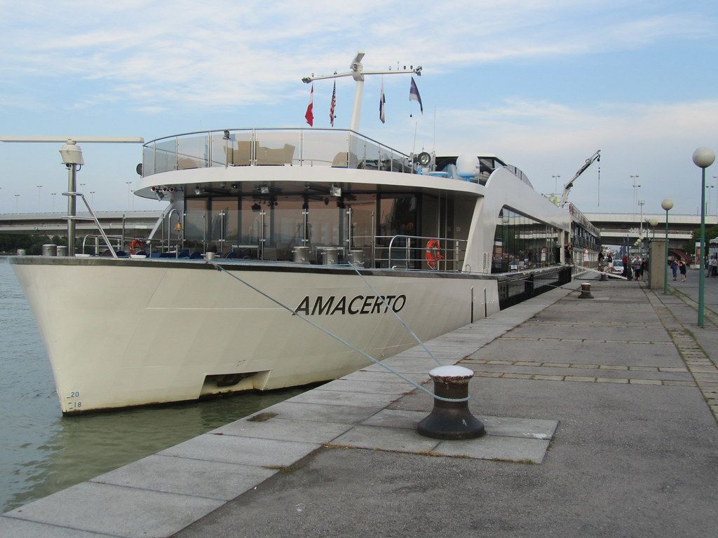 Cabin Guide and Stateroom Reviews | AmaCerto | AmaWaterways