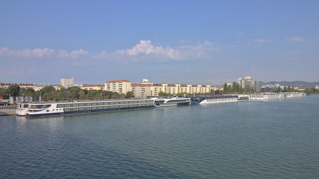 Cabin Guide and Stateroom Reviews | AmaViola | AmaWaterways