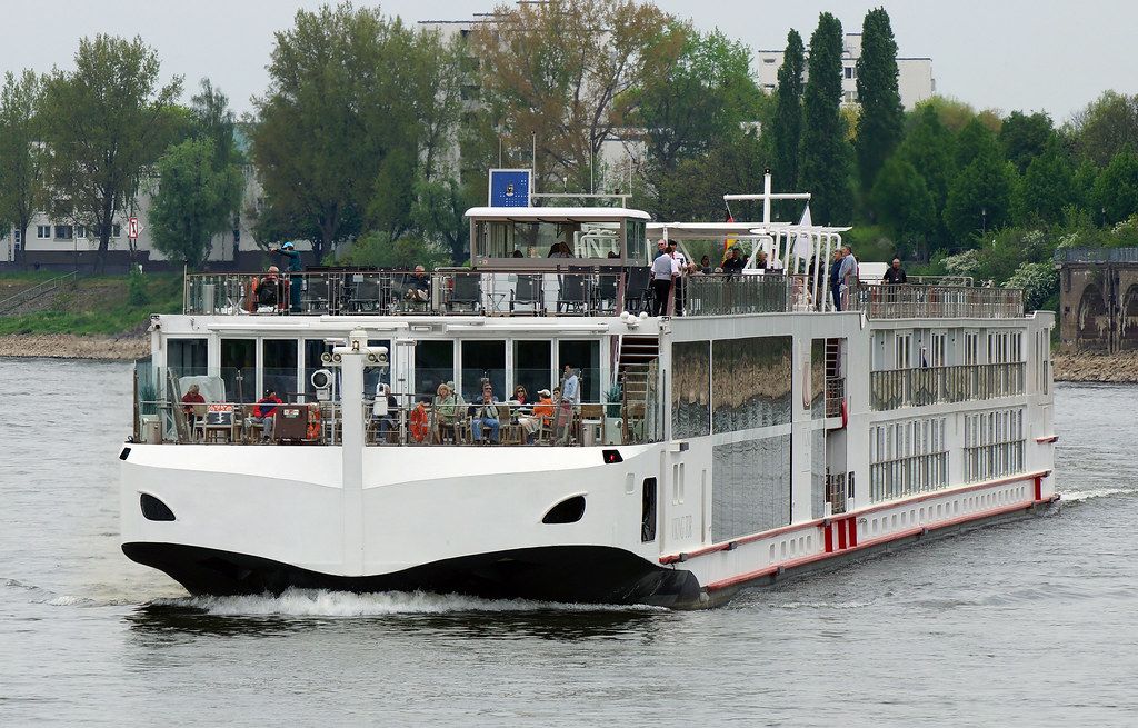 Review, Overview, Pros & Cons, and Essential Sailing Tips | Viking Tor ...